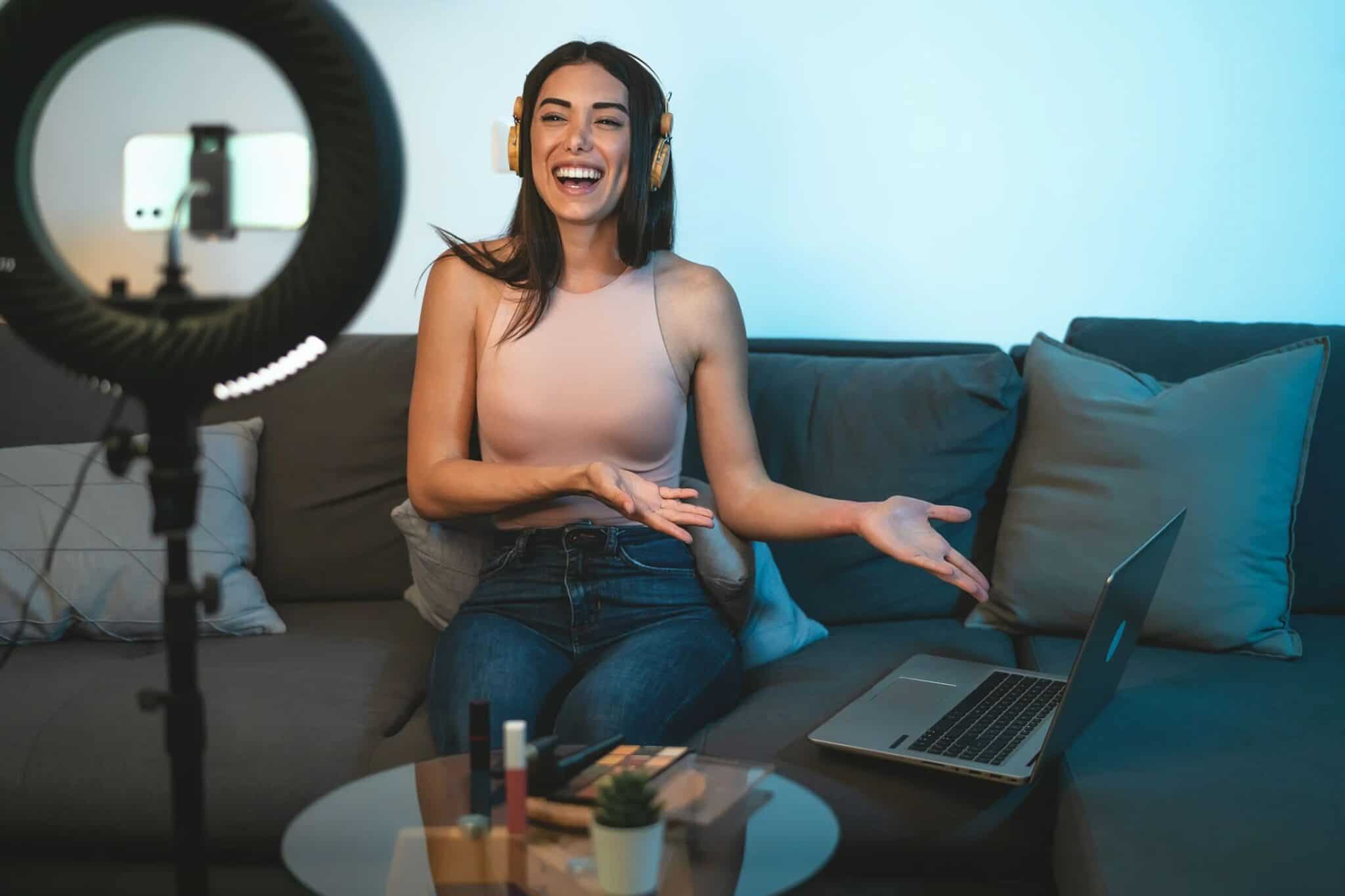 Top Influencer Synonyms: 60 Other Words for Influencer to Help You ...