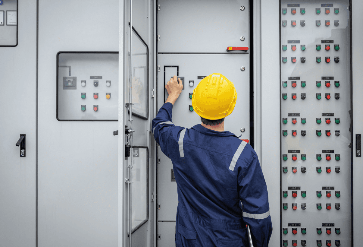 The Role of Technology in Modern Industrial Electrical Services in 2025